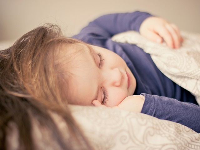 Little Ones Who Wake Up Way Too Early Our Out of Sync Life